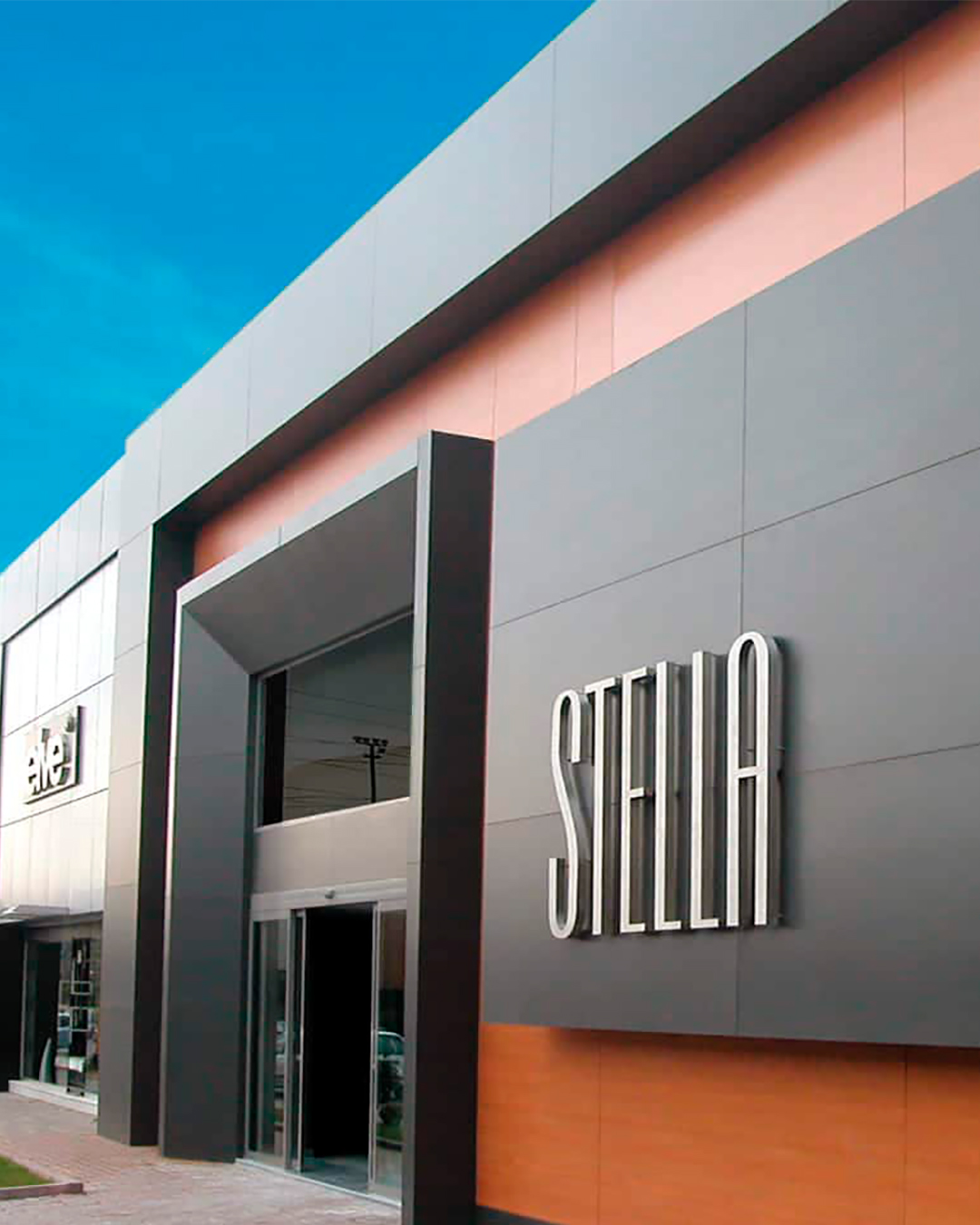 Letreros y Fachadas de Alucobond en Chile | Elegancia y Resistencia ...